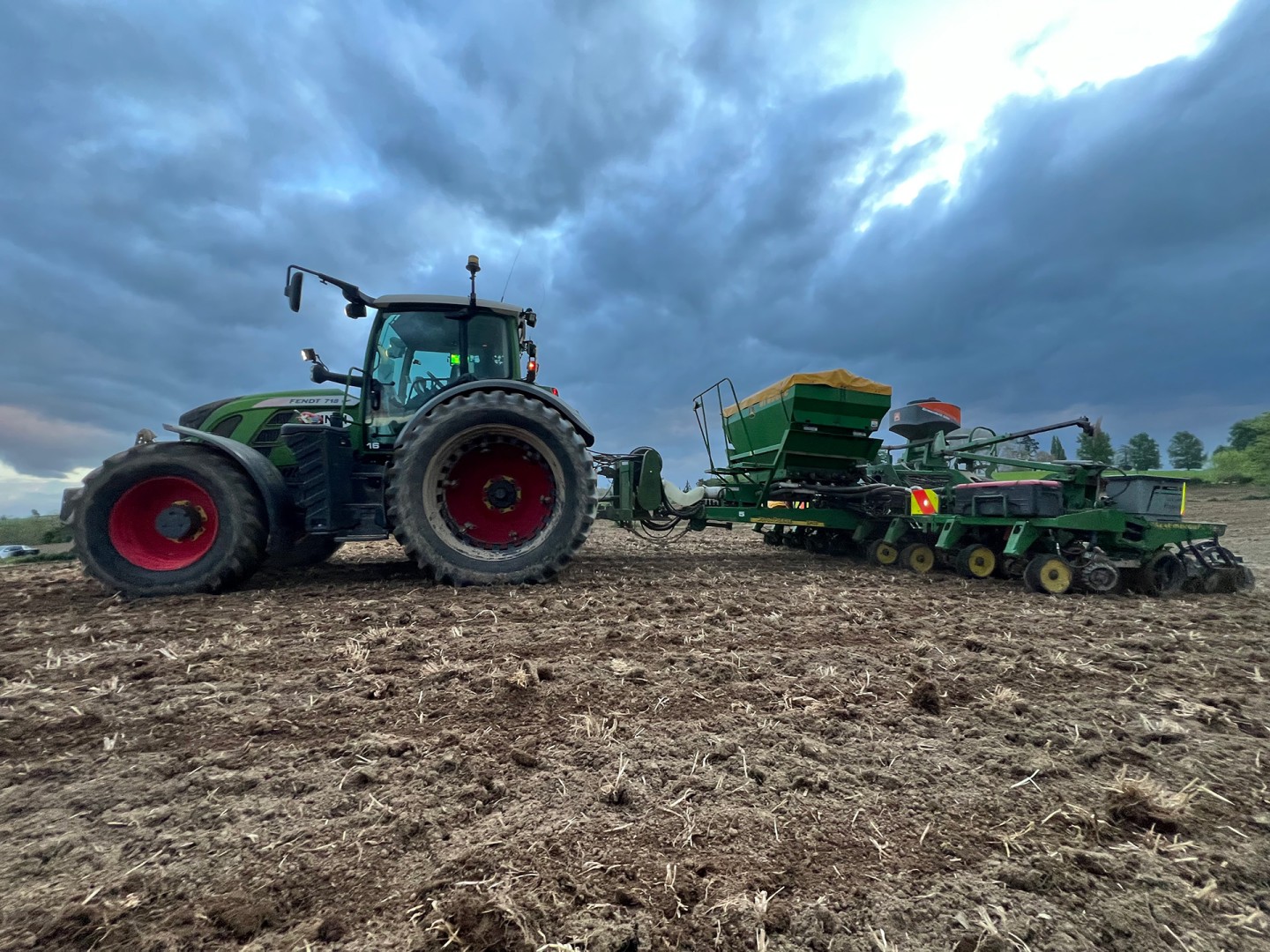 Maize Planting & Strip Till/Spray | Finch Contracting